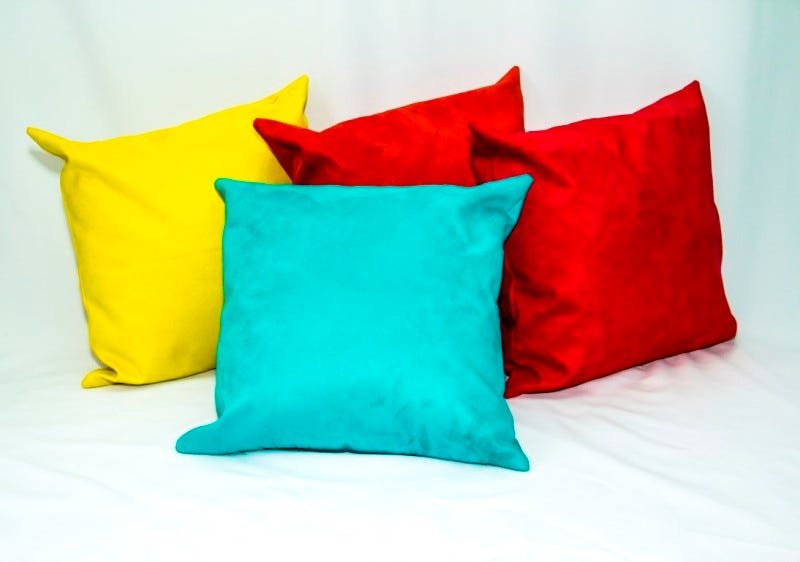 Kit de Almofadas Coloridas 45x45cm Coleção Colors em Suede | MadeiraMadeira