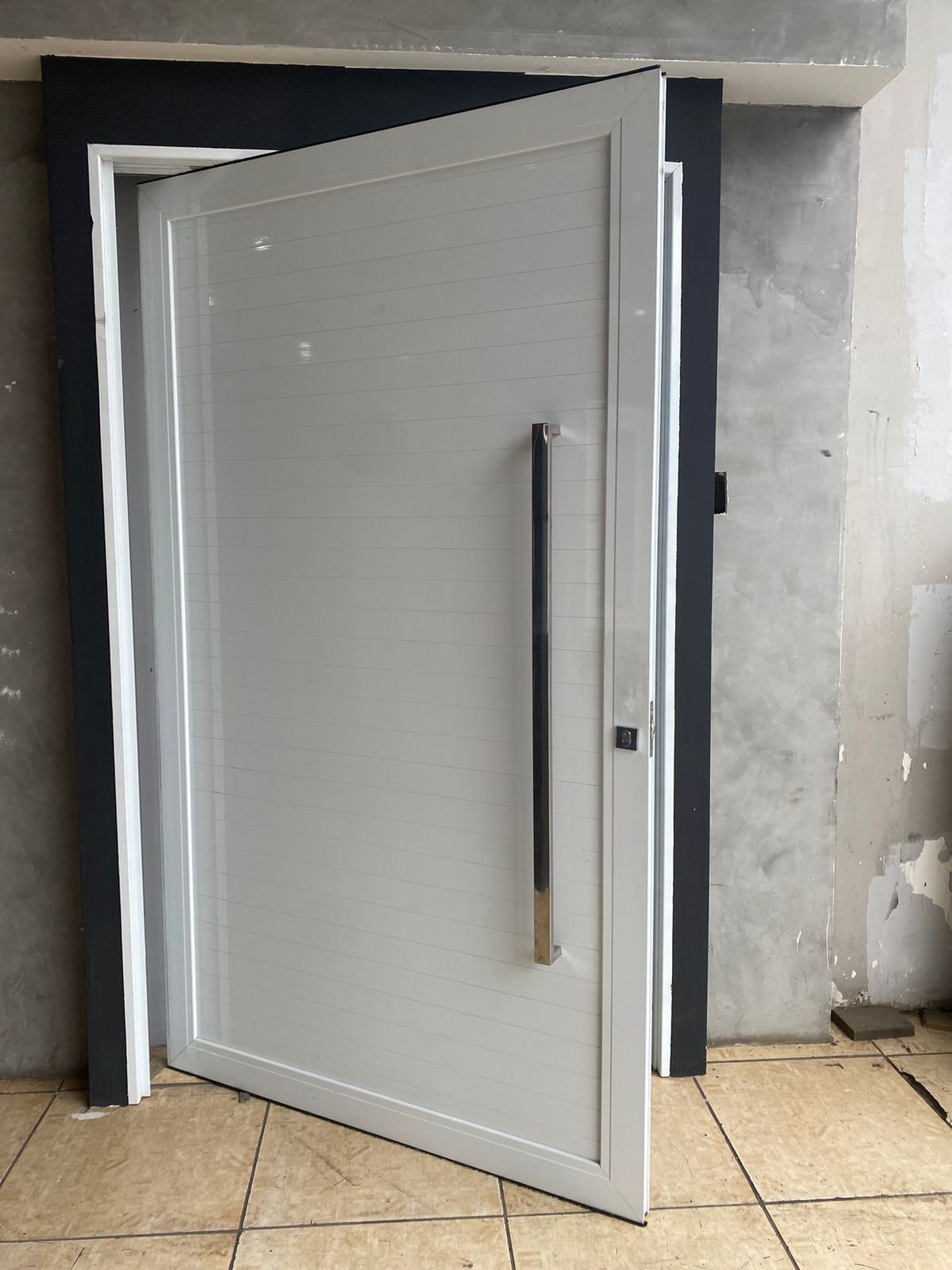 Porta Pivotante 2,40x1,20 Lambril Duplo Aluminio Branco Linha 45 Gold ...