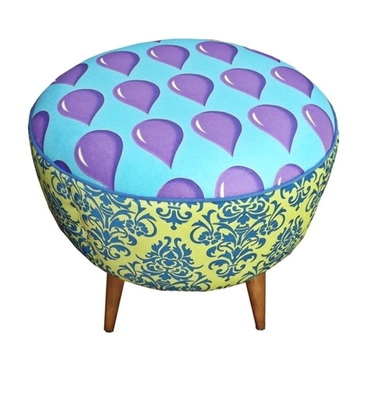 Puff Retrô Colorido com Pés Palito | MadeiraMadeira