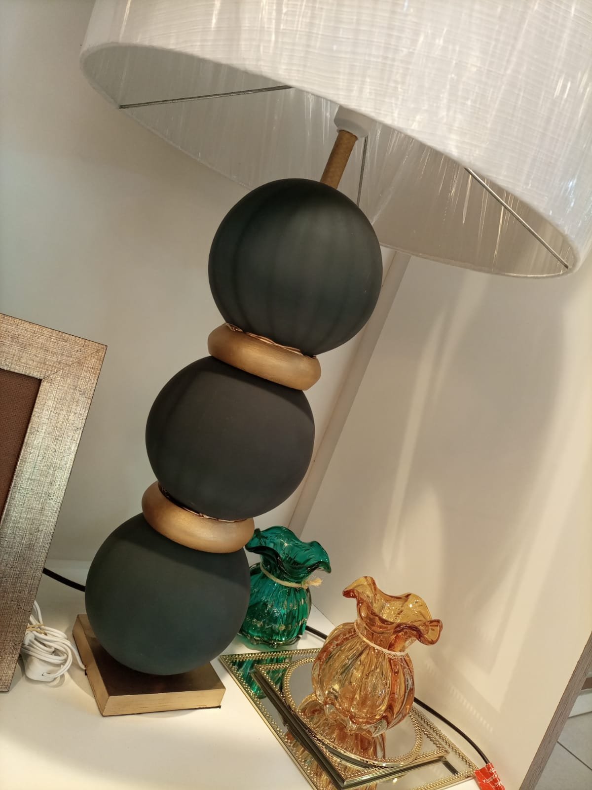 ABAJUR ESFERAS RETILINEO INDIGO ACETINADO COM CUPULA CRUA | MadeiraMadeira