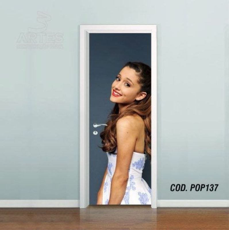 Adesivo De Porta Ariana Grande #03 - 1,00x2,10m | MadeiraMadeira