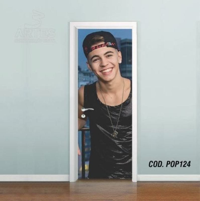 Adesivo De Porta Funk Mc Biel #02 - OUTRA MEDIDA | MadeiraMadeira