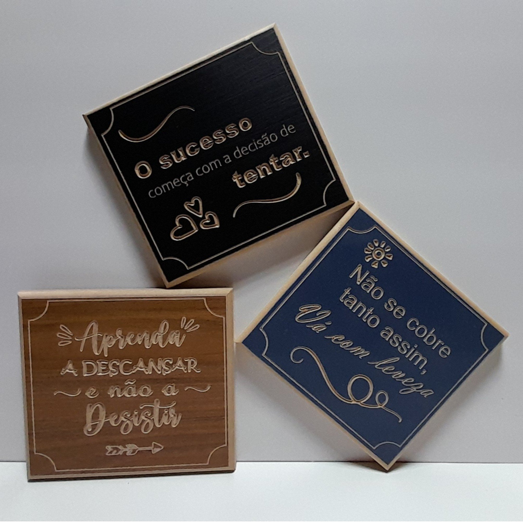 Kit com 3 Placas Decorativas com Frases Motivacionais | MadeiraMadeira