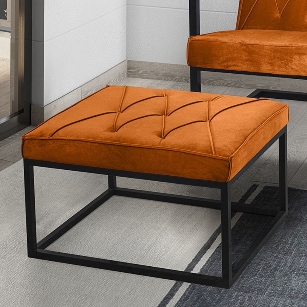 Puff Decorativo Omega Luxo Base de Ferro Preto Veludo Terra Cota ...