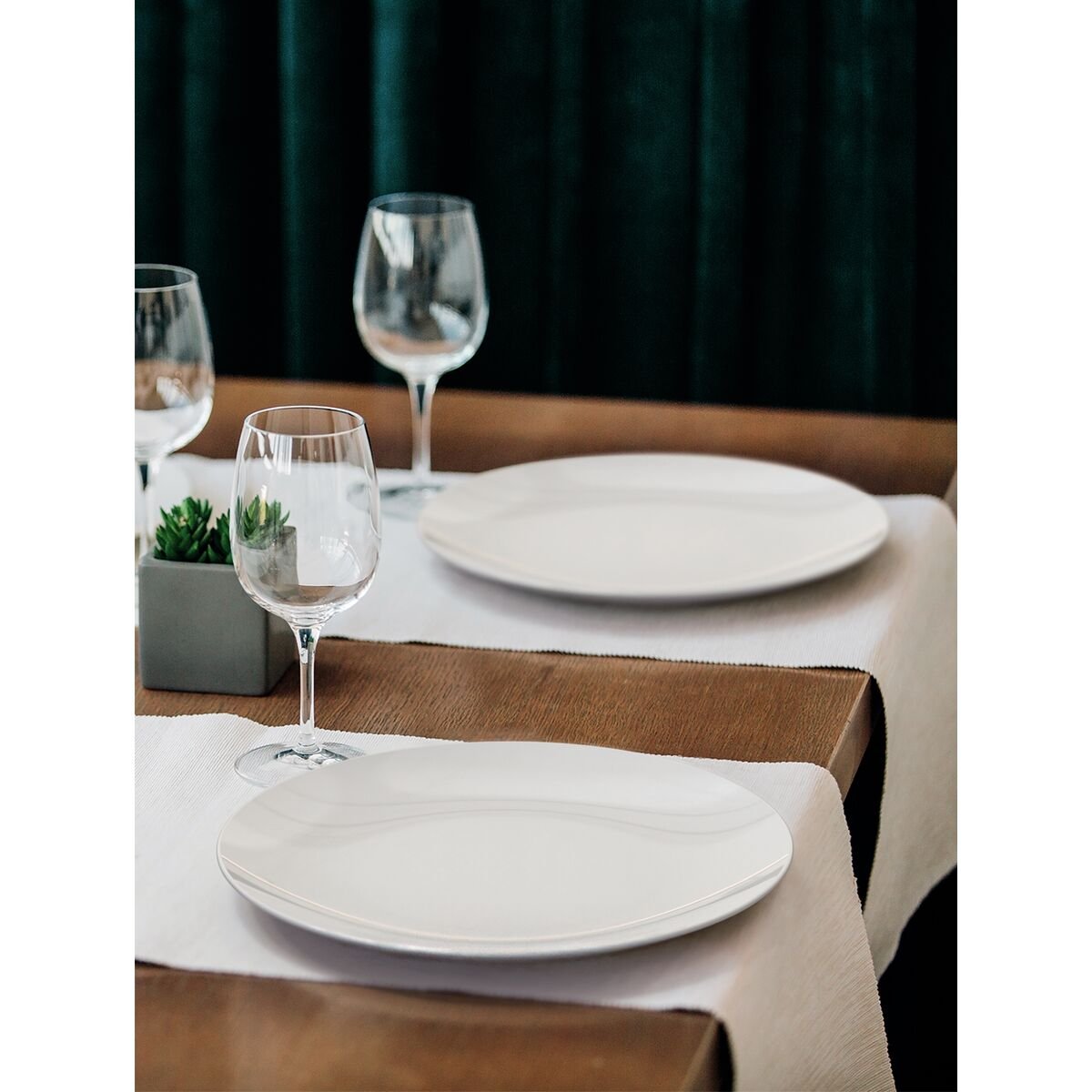 Prato Raso Tramontina Bárbara HS em Porcelana Branca 28 cm | MadeiraMadeira