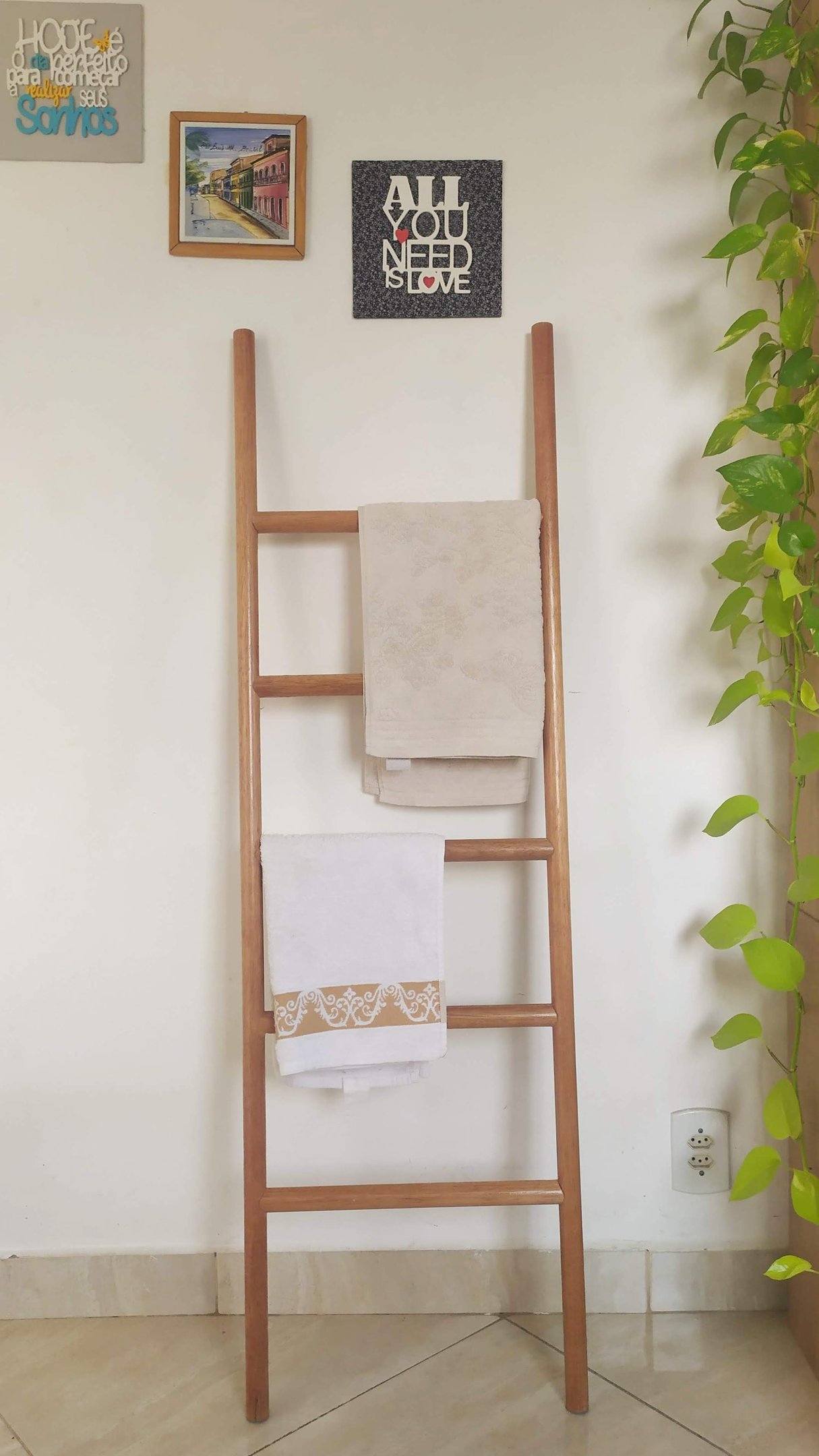 Escada Decorativa em Madeira | MadeiraMadeira