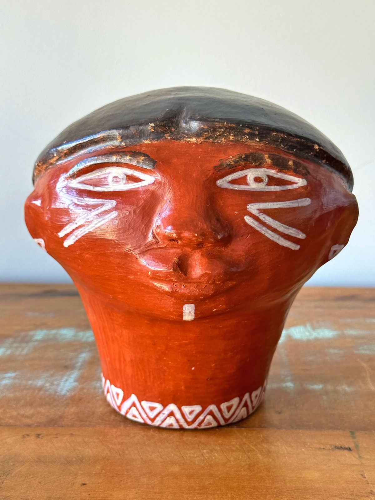 Escultura Cabeça Indígena Terena em Cerâmica. Decoração Artesanal ...