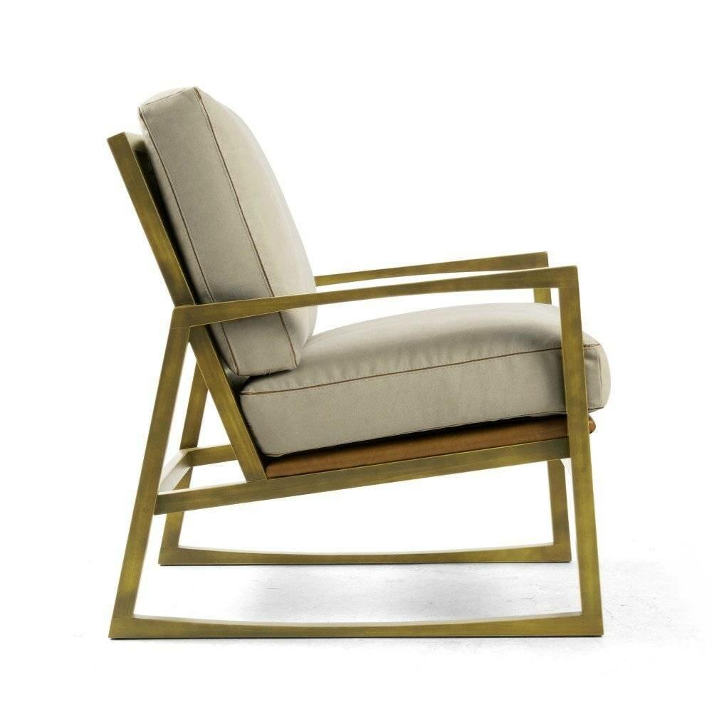 Poltrona de Madeira Maciça Estofada Sofia - Iaza MÃ³veis | MadeiraMadeira