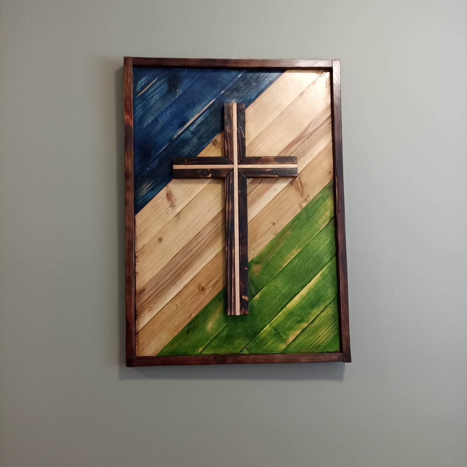 Quadro Cruz Rústica Cores do Brasil | MadeiraMadeira