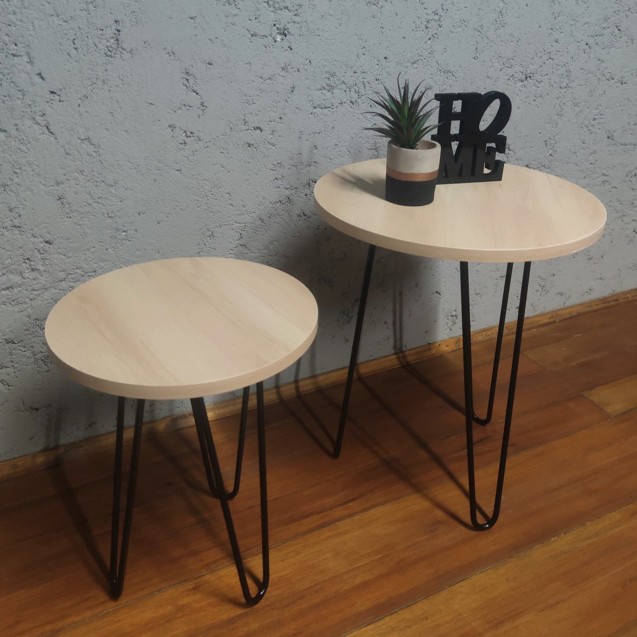 Conjunto de Mesinhas de Apoio Redondas com Hairpin Legs e Tampo 100% ...