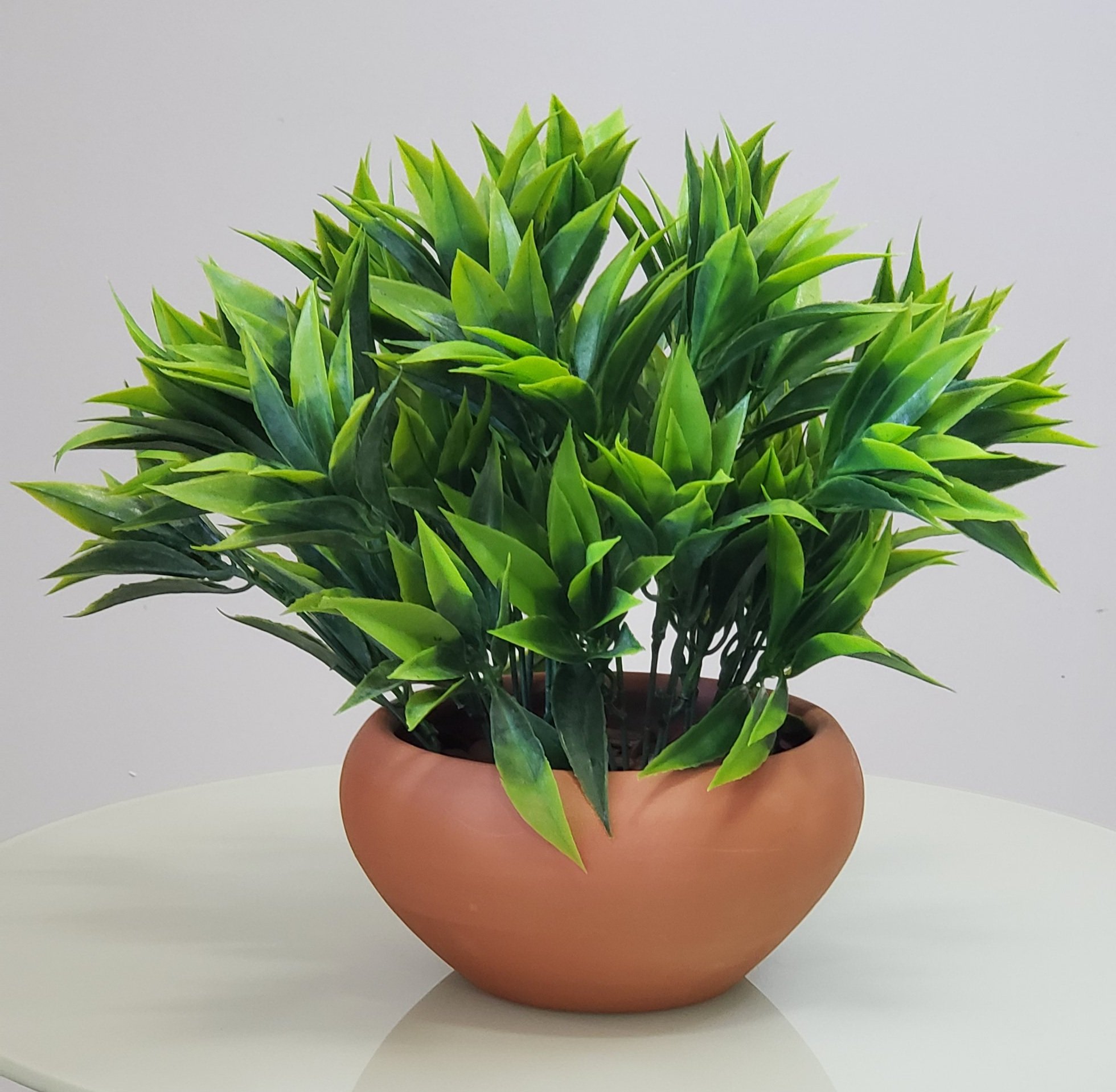 Arranjo com Flores Folhagem Verde Vaso Cerâmica | MadeiraMadeira