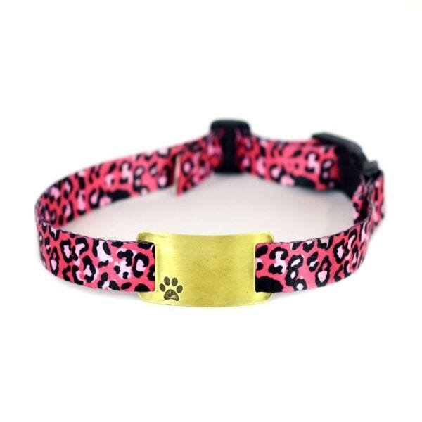 Placa identificação pet com coleira rosa escura | MadeiraMadeira