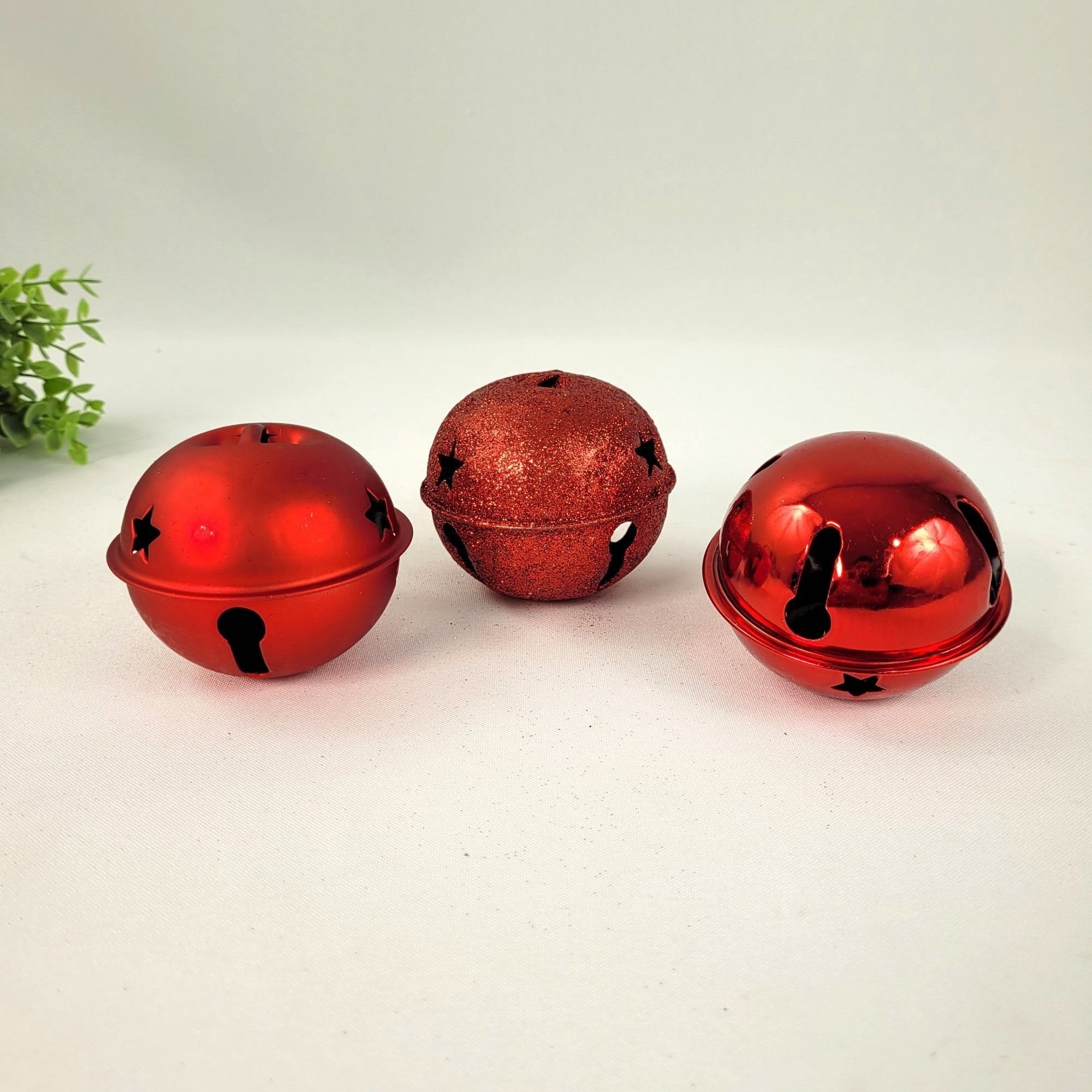 Kit 3 Bola de Natal Guizo Metal Vermelho 8cm Decoração | MadeiraMadeira