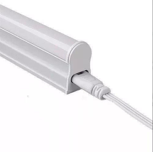 Luminária Linear LED T5 8W 6000K Bivolt 58cm Policarbonato | MadeiraMadeira