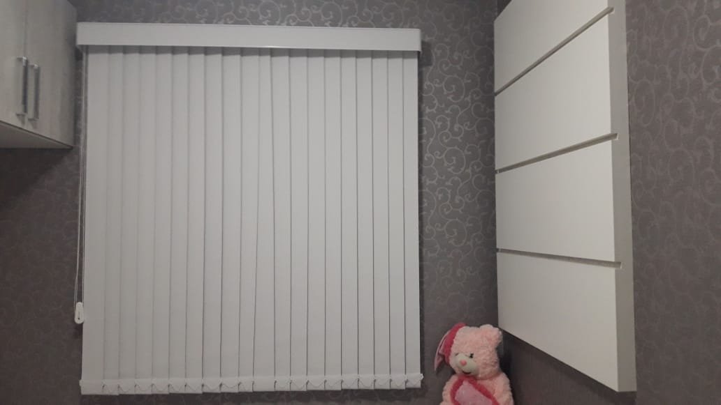 Persiana Vertical Branca - 2,80m Larg X 1,30m Alt - Tecido Blackout - Persianet | MadeiraMadeira