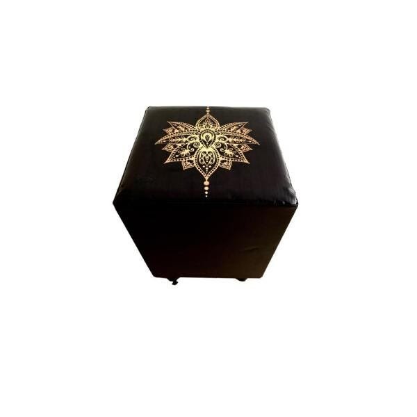 Puff Mandala Flor de Lotus 1 com Rodízios - Preto/Dourado | MadeiraMadeira