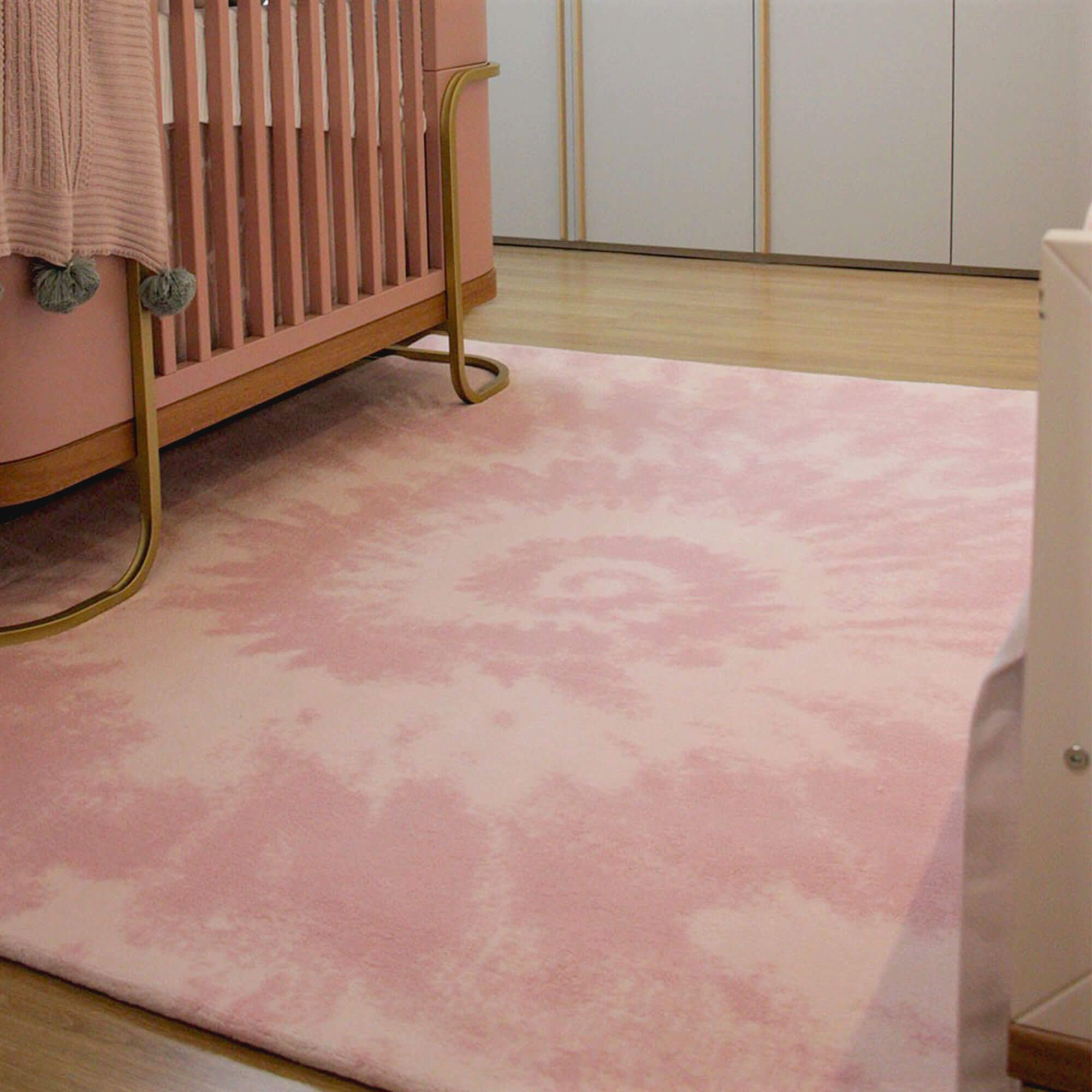 Tapete Quarto Infantil Tie Dye Rosa - 1,50 x 1,95 | MadeiraMadeira