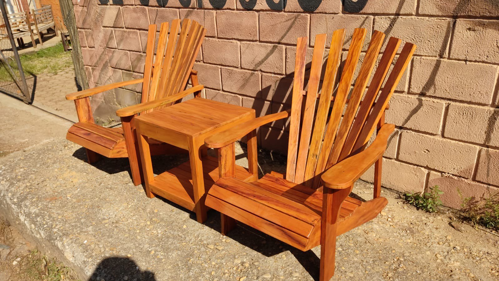 CADEIRAS PAVÃO E MESA EM PEROBA ROSA kit | MadeiraMadeira