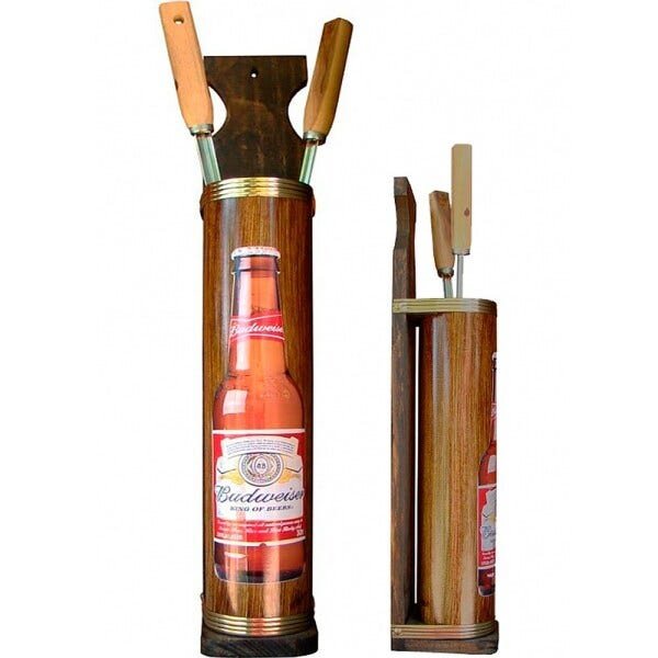 Porta Espetos de Churrasco Rústico – Cerveja Budweiser | MadeiraMadeira