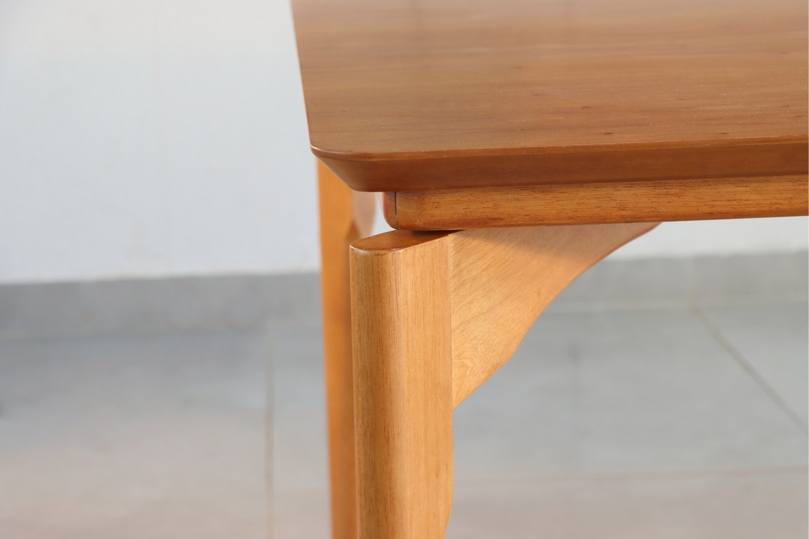 Mesa Diana Madeira Maciça Laminada Rafana Móveis 140x90 | MadeiraMadeira