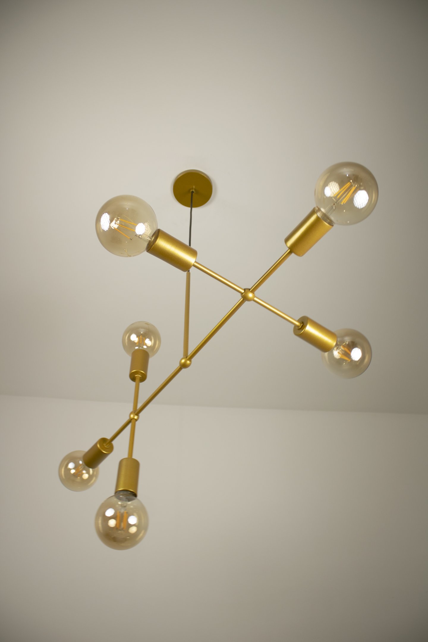 Lustre Pendente Sputnik Gun Dourado Metal C/ Fio Ajustável | MadeiraMadeira