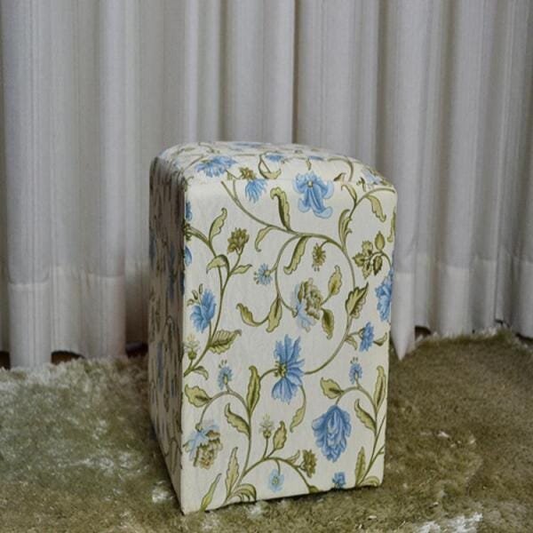 Puff Decorativo Estampado Quadrado Santa Rita | MadeiraMadeira