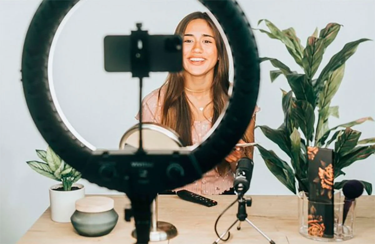 Luminária Ring Light 18 polegadas c/ Tripé, controle remoto e encaixe para Smartphone ...