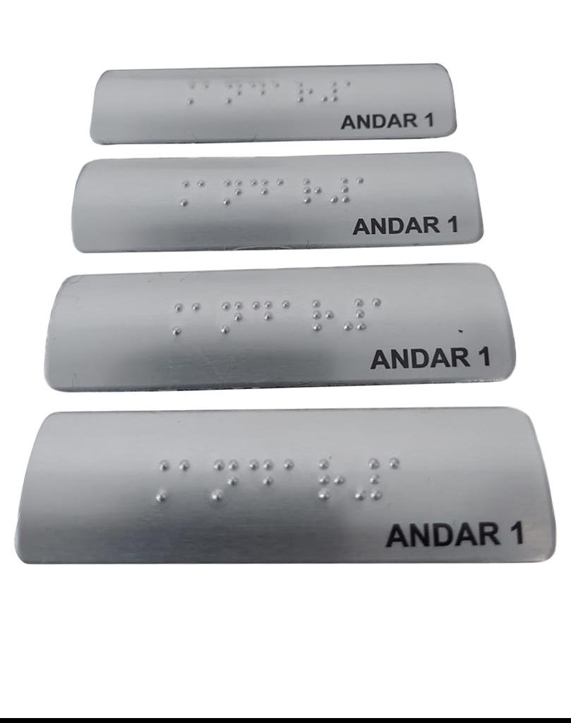 KIT 10 PLACAS BRAILE PARA CORRIMÃO ANDAR 1 | MadeiraMadeira