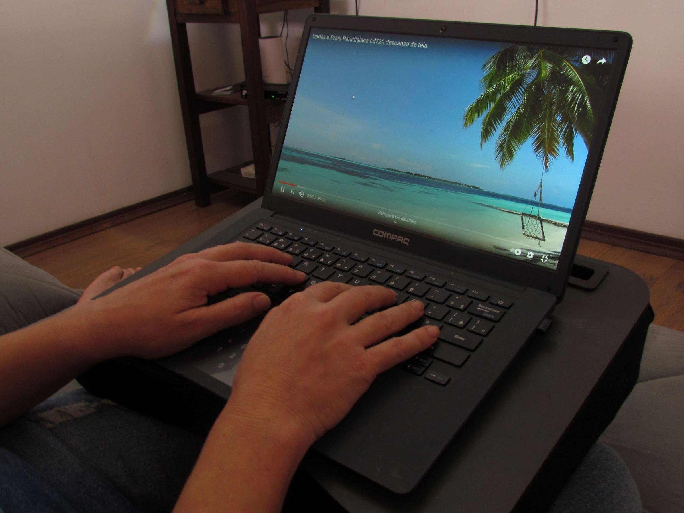 Suporte Mesa para Notebook Tablet Celular Usar na Cama | MadeiraMadeira