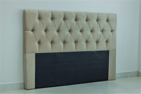 Cabeceira Queen Modelo Fixa no Box 160x117cm Na Cor Bege Com Botões Na ...