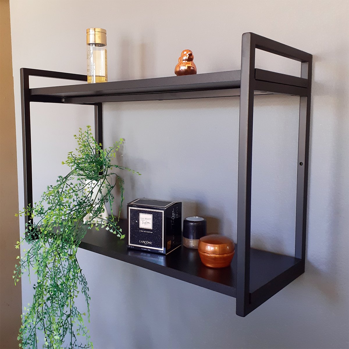 Prateleira em Mdf Preto com Aros em Metalon | MadeiraMadeira