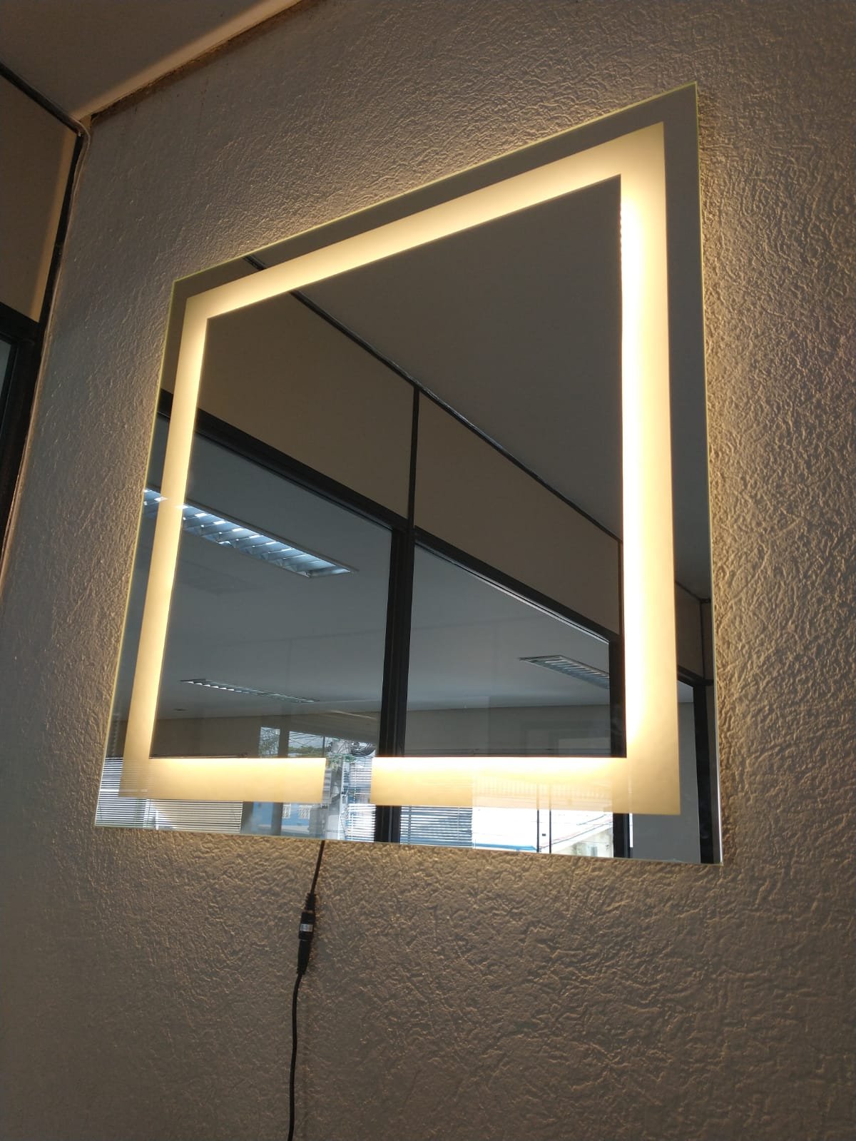 Espelho quadrado jateado iluminado com led quente 60x60cm TOUCH ...