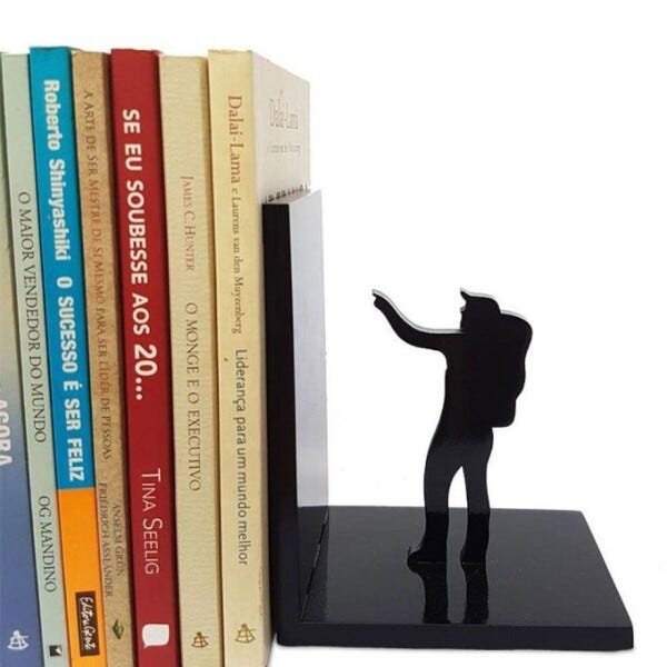 Aparador de Livros Mochileiro Preto | MadeiraMadeira