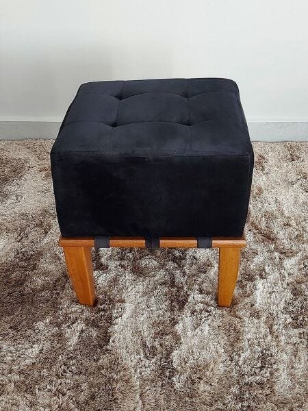 Puff Quadrado Lara com Pés em Madeira - Preto | MadeiraMadeira