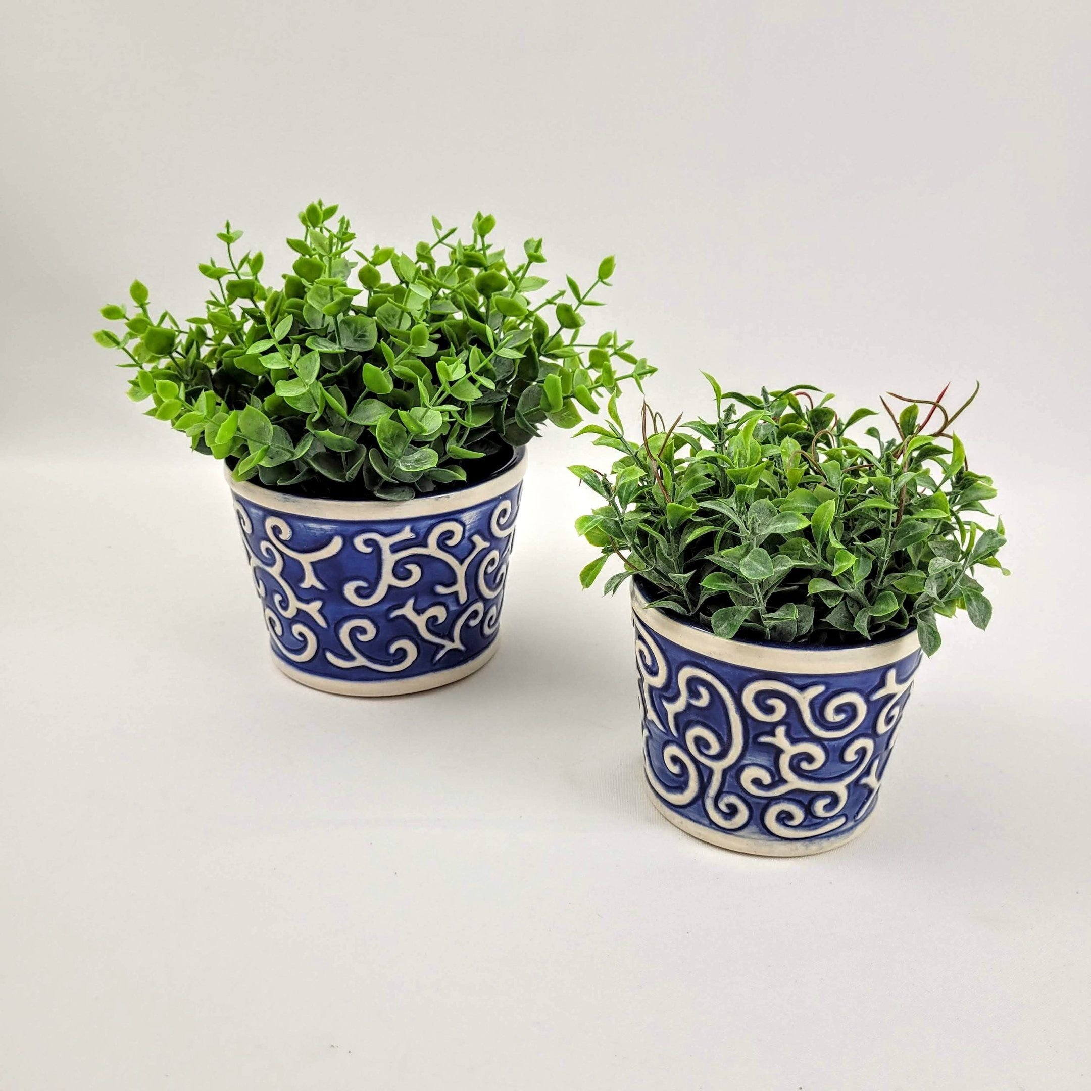 Vaso Decorativo Azul e Branco Grego Cactus 13/10cm Kit 2pc | MadeiraMadeira
