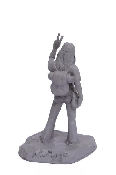 Hippie Estatueta em resina pinte você mesmo | MadeiraMadeira