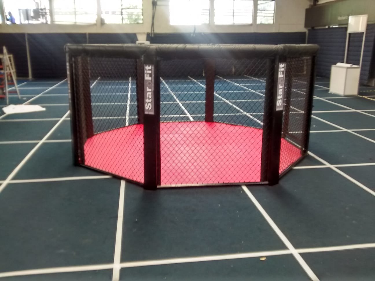 Octógono de Mma, Boxe Muay Thai Solo Tamanho 4 X 4metros:branco ...