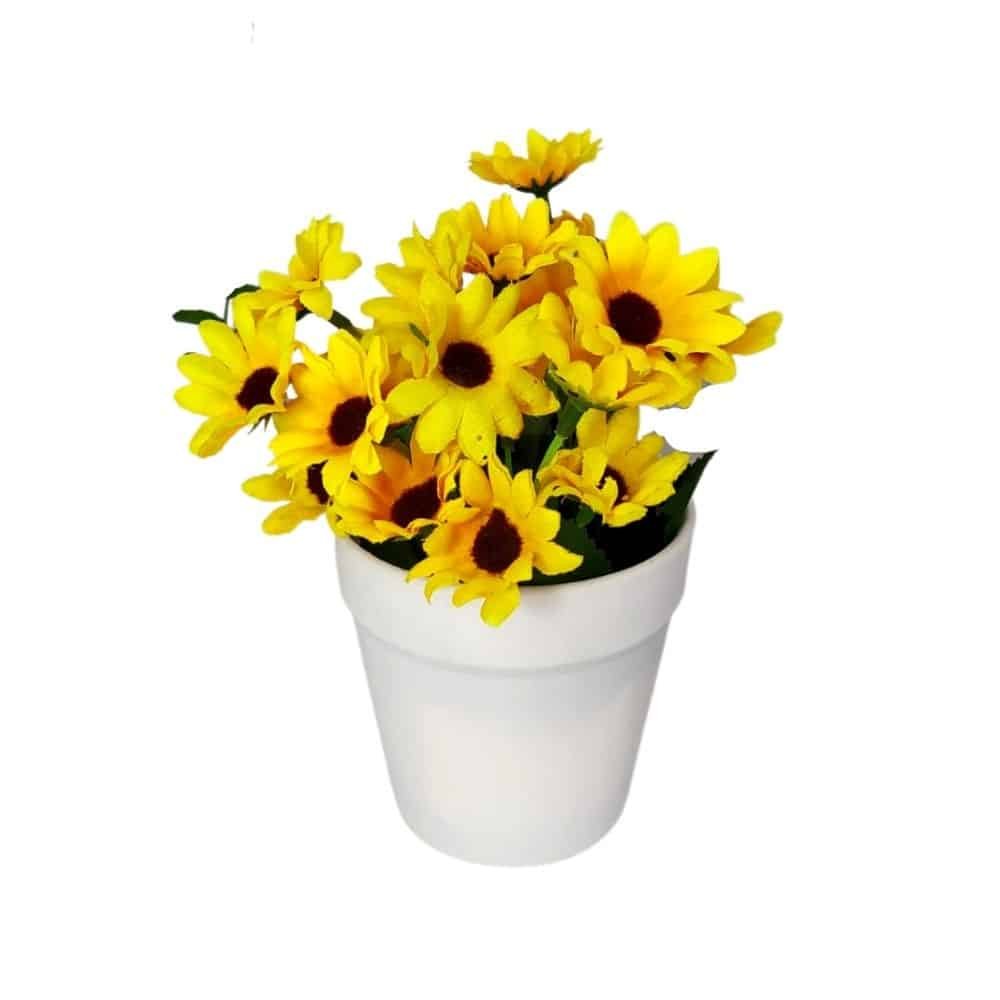 Arranjo de Mini Girassol com Vaso Cachepot Branco | MadeiraMadeira