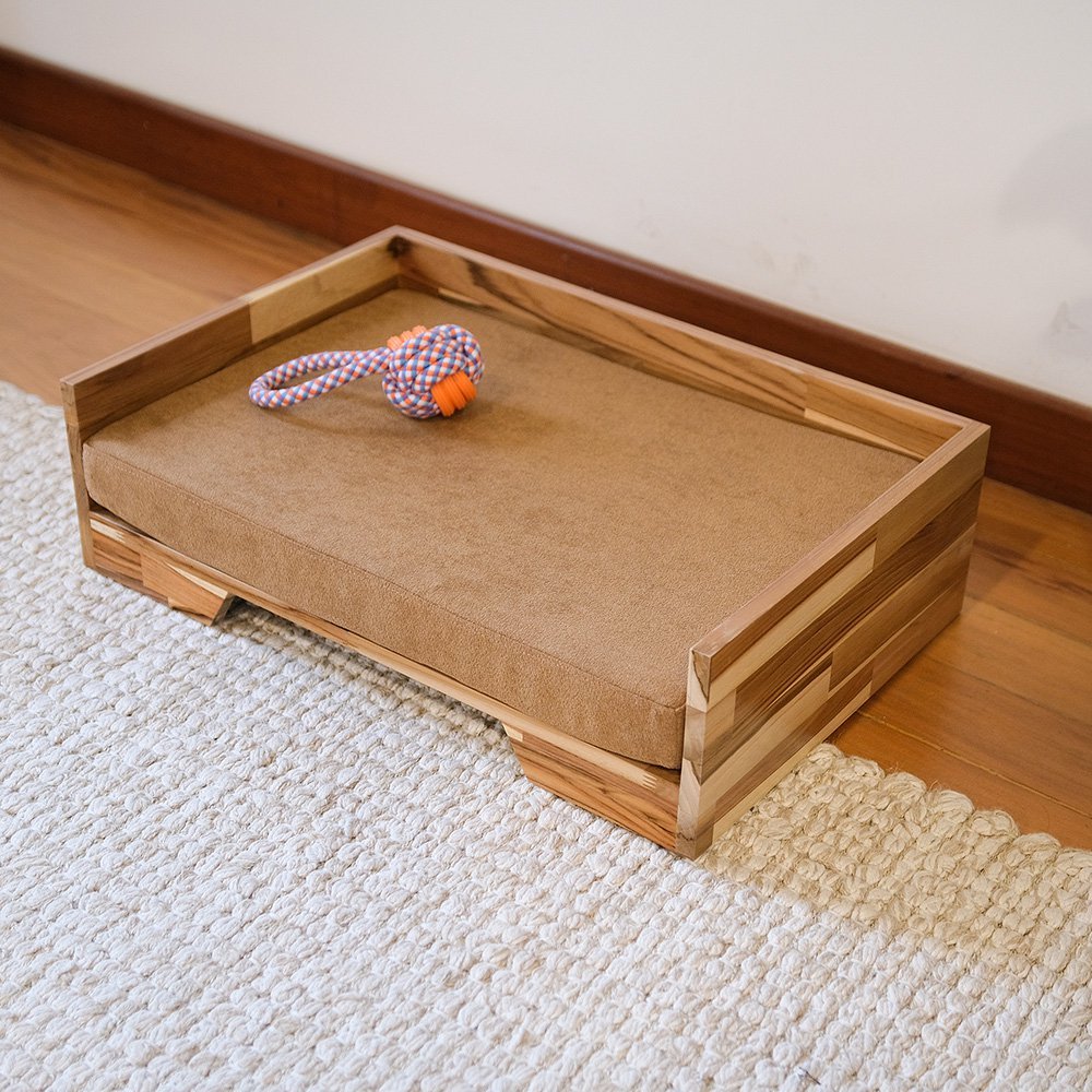 Cama Pet de Madeira Maciça Teca Média Terra Cota - Tatek | MadeiraMadeira