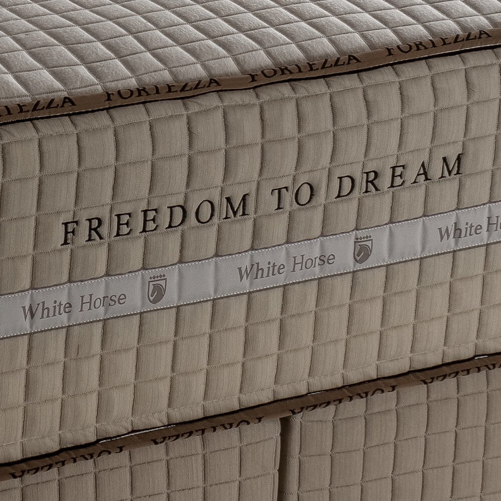 Cama Box Baú com Colchão King Size Molas Ensacadas White Horse Plush ...