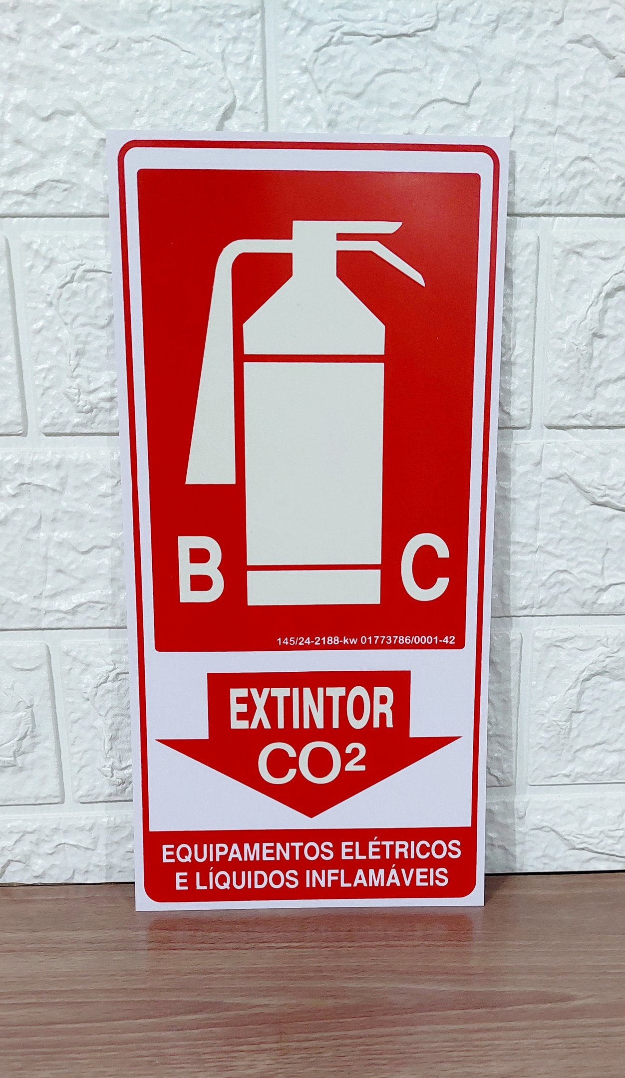 Placa de Sinalização Fotoluminescente Extintor Co2 15x30 | MadeiraMadeira