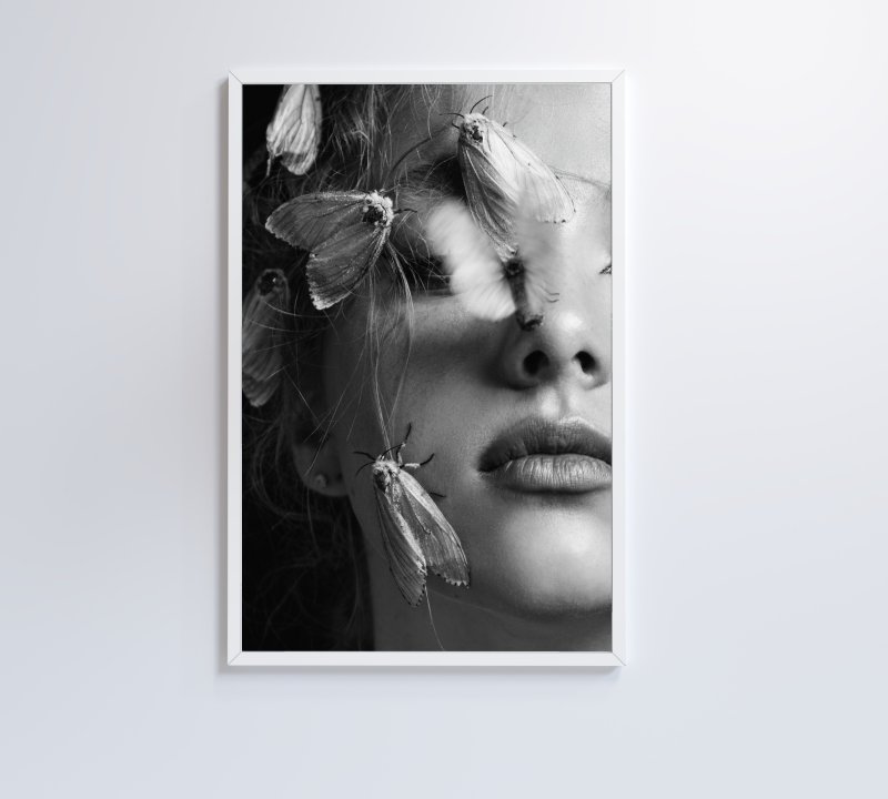 QUADRO MULHER PRETO E BRANCO COM MARIPOSA - 120x80 cm - Vidro Impresso ...