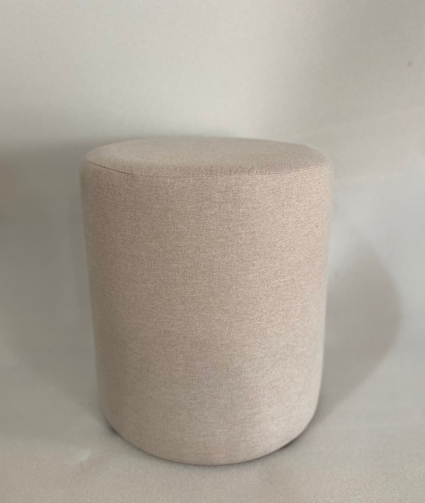 Kit 2 Puffs Cor Bege Liso Redondo Elegante Moderno Luxo Decorar Sala ...