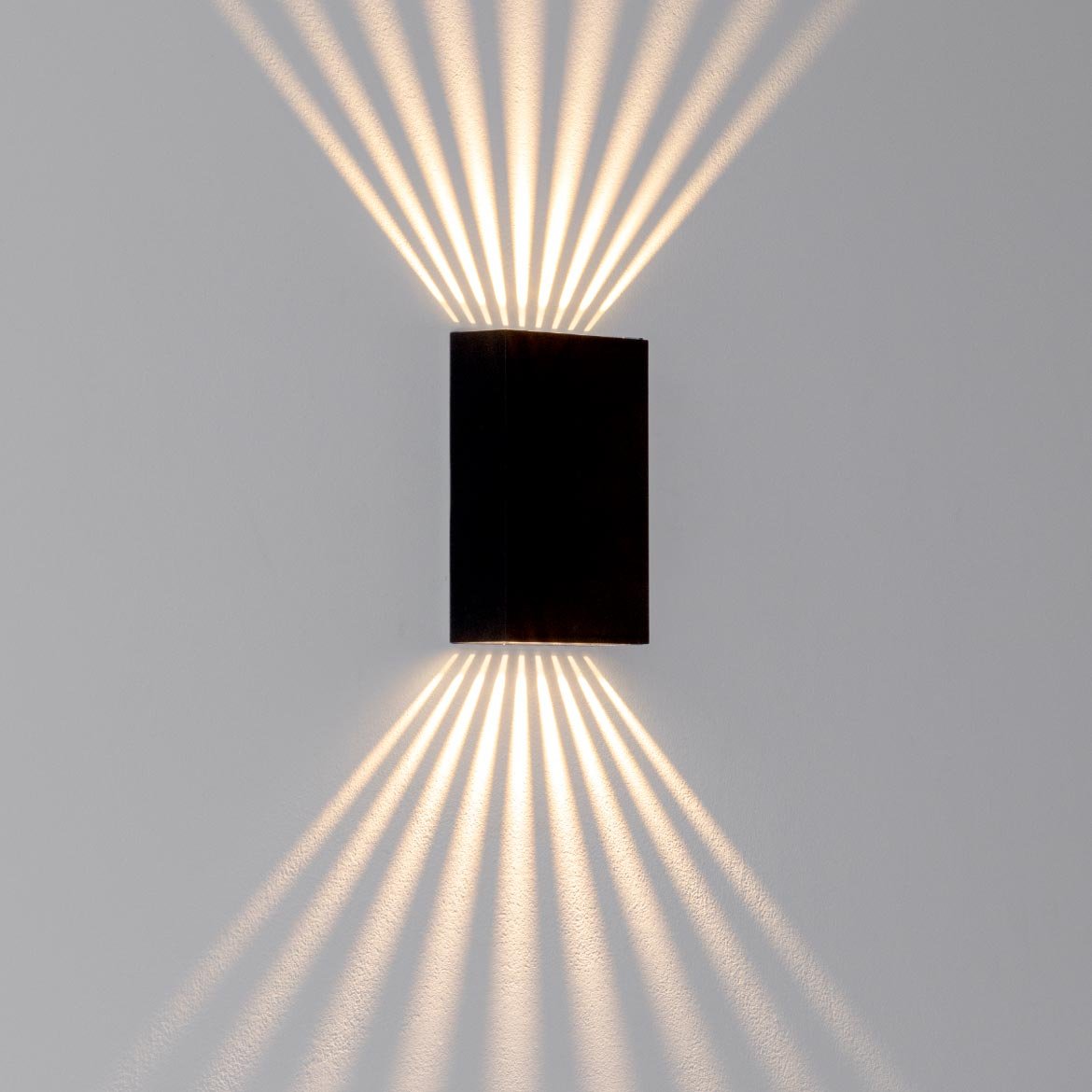 Arandela Persaid Preto 4W 3000K Bivolt Em Abs Opus ST2646 | MadeiraMadeira