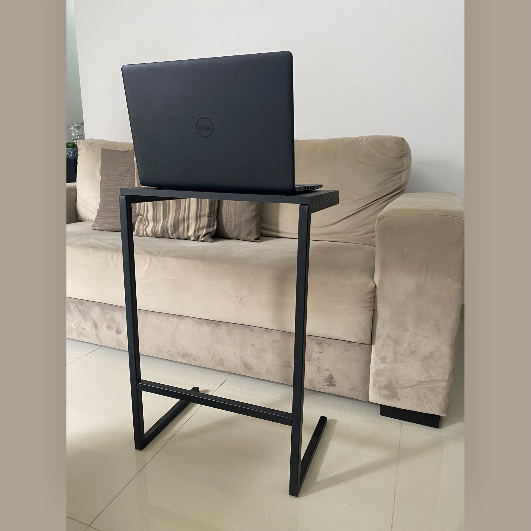 Mesa Prática de Apoio / Notebook 68x45x30 cm - Preto | MadeiraMadeira