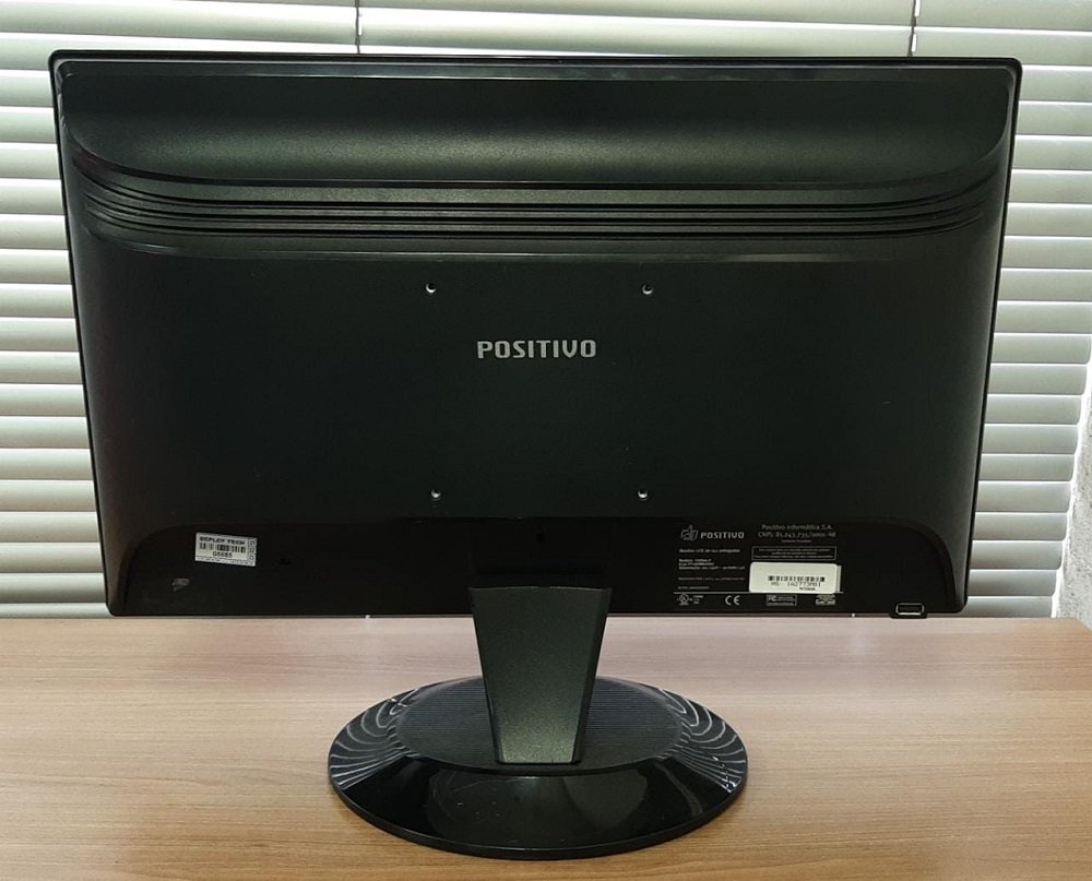 Monitor Lcd Positivo 18.5" modelo 936swa-p - usado | MadeiraMadeira