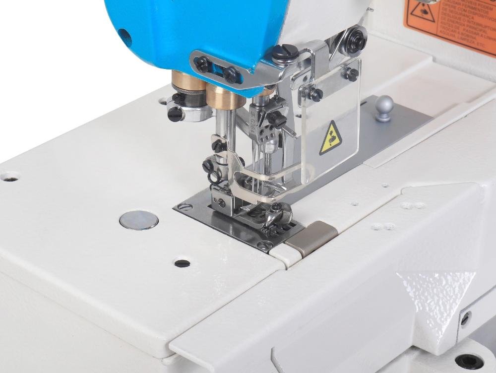 Máquina Costura Industrial Galoneira Plana Fechada 220v LU500-01DS-TZ-SU - Lumak | MadeiraMadeira