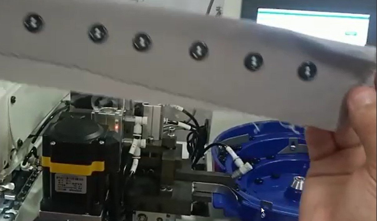 Botoneira Direct Drive com Alimentador Pneumática-mk373dzde ...