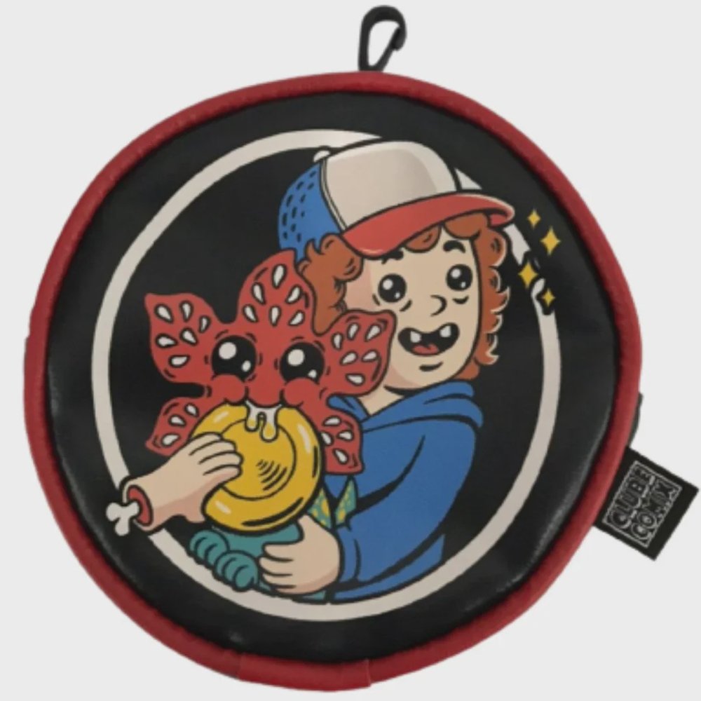 Bolsa Necessaire Stranger Things Dustin Dart | MadeiraMadeira