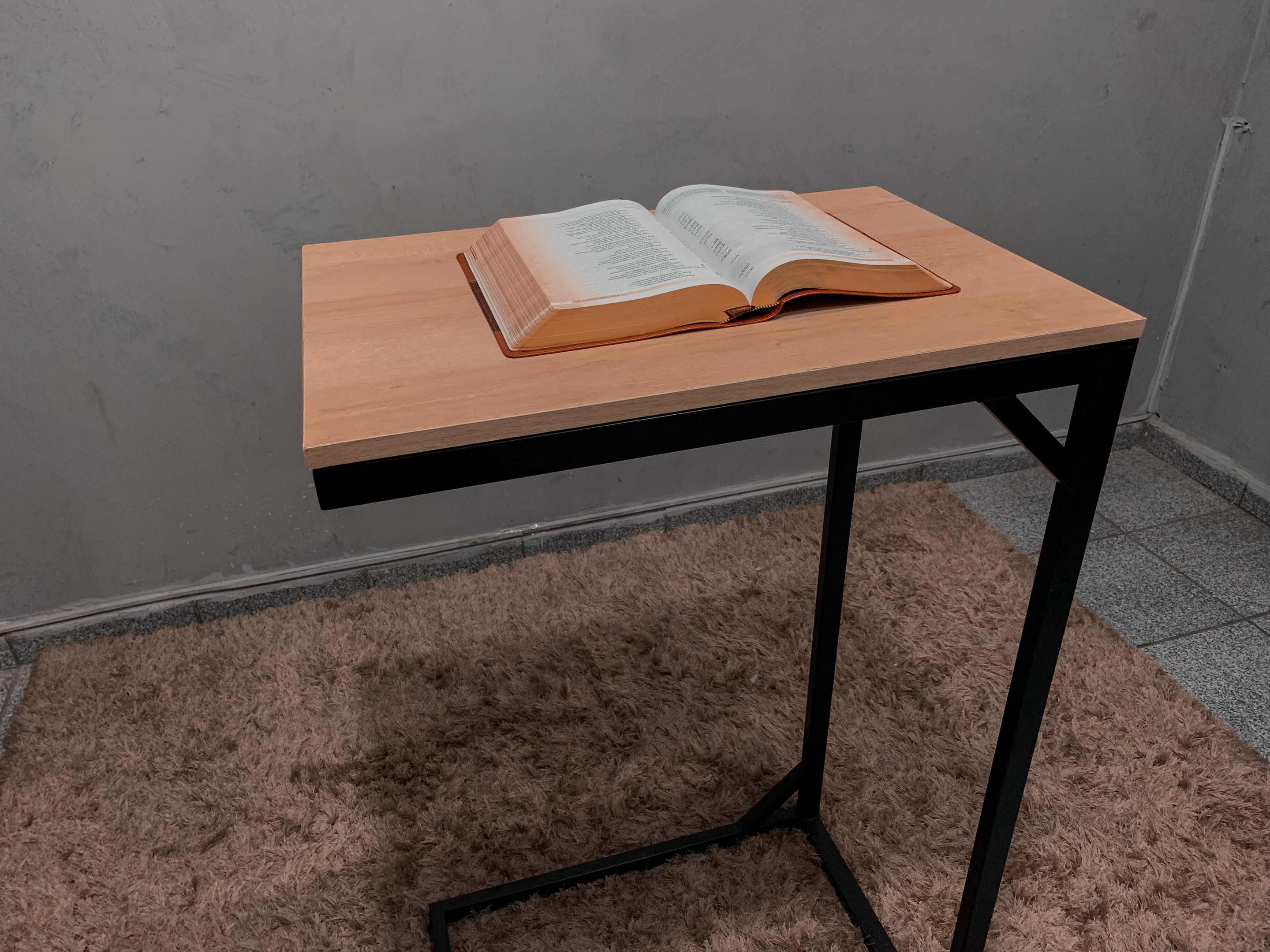 Mesa de Apoio Púlpito Estilo Industrial | MadeiraMadeira